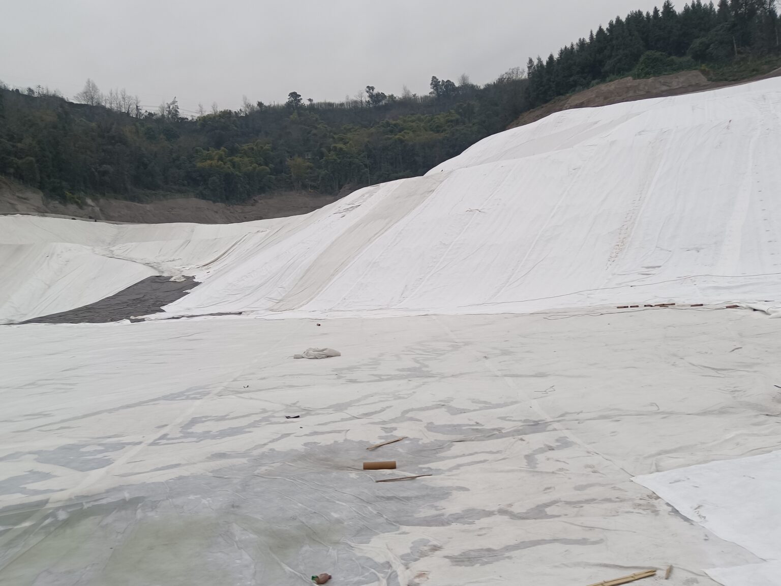 The Difference Between Hard Plastic Pond Liners and Pond Liners ...